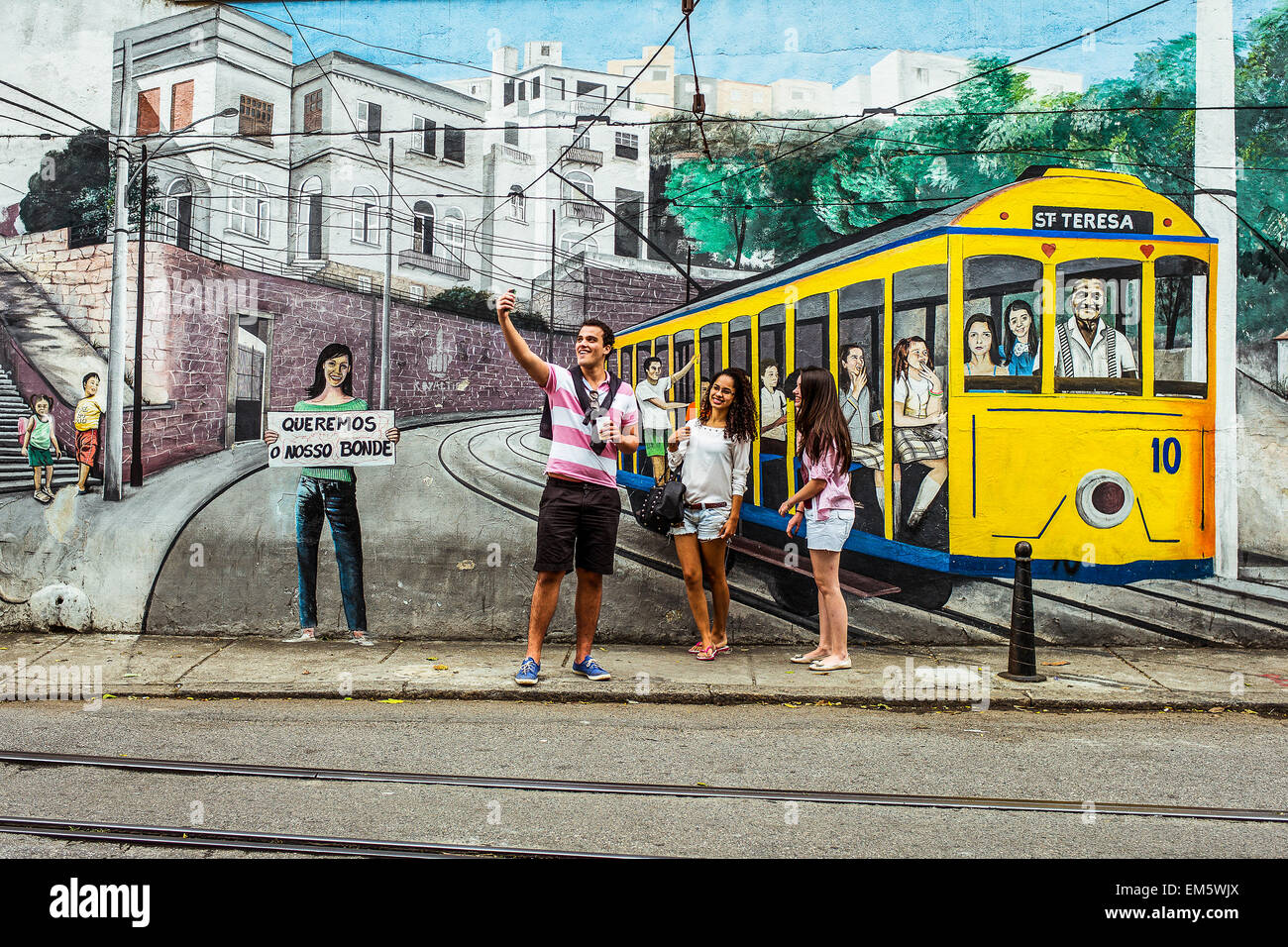 Murales rio de janeiro hi-res stock photography and images - Alamy