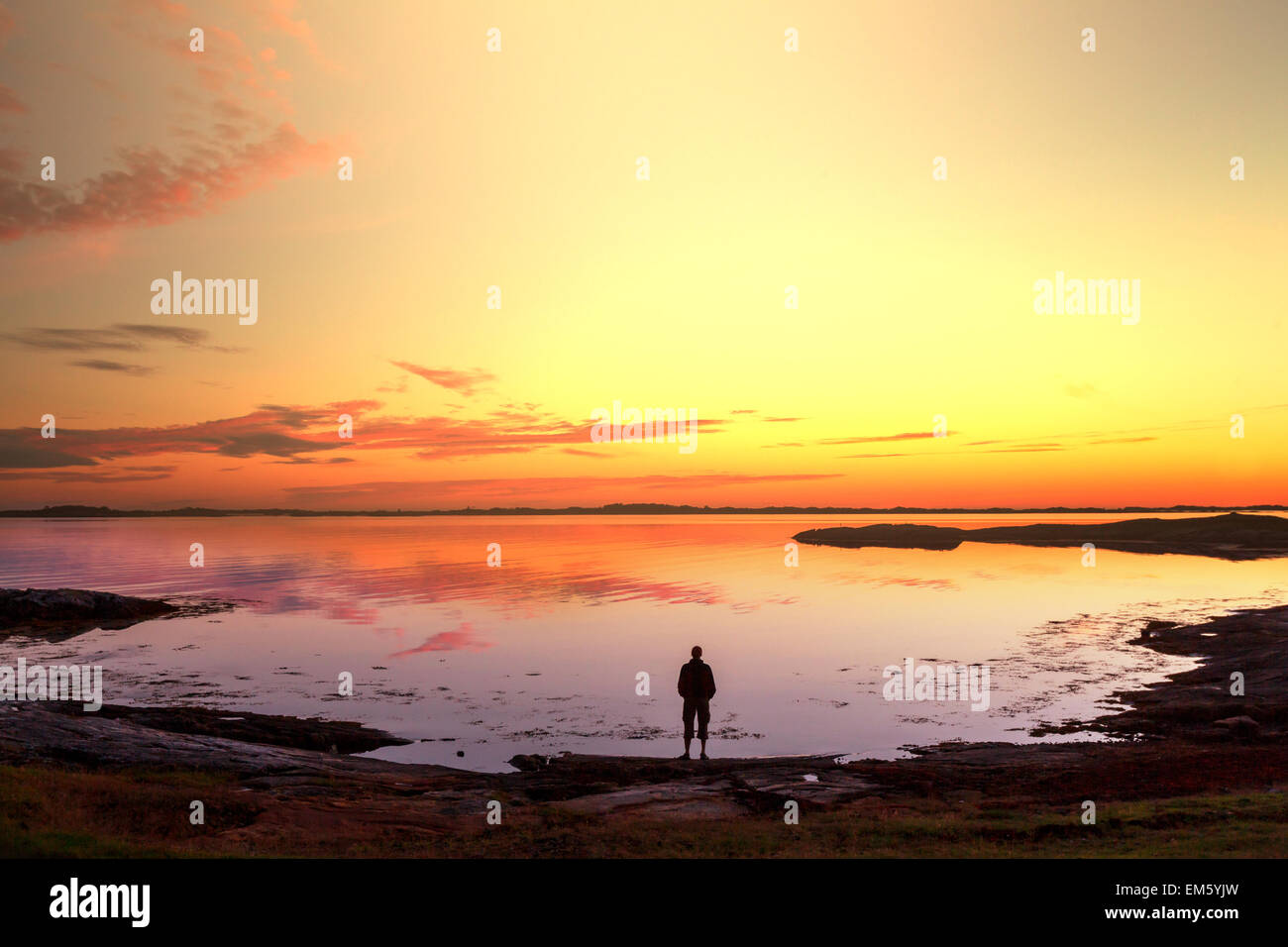 Wavws hi-res stock photography and images - Alamy