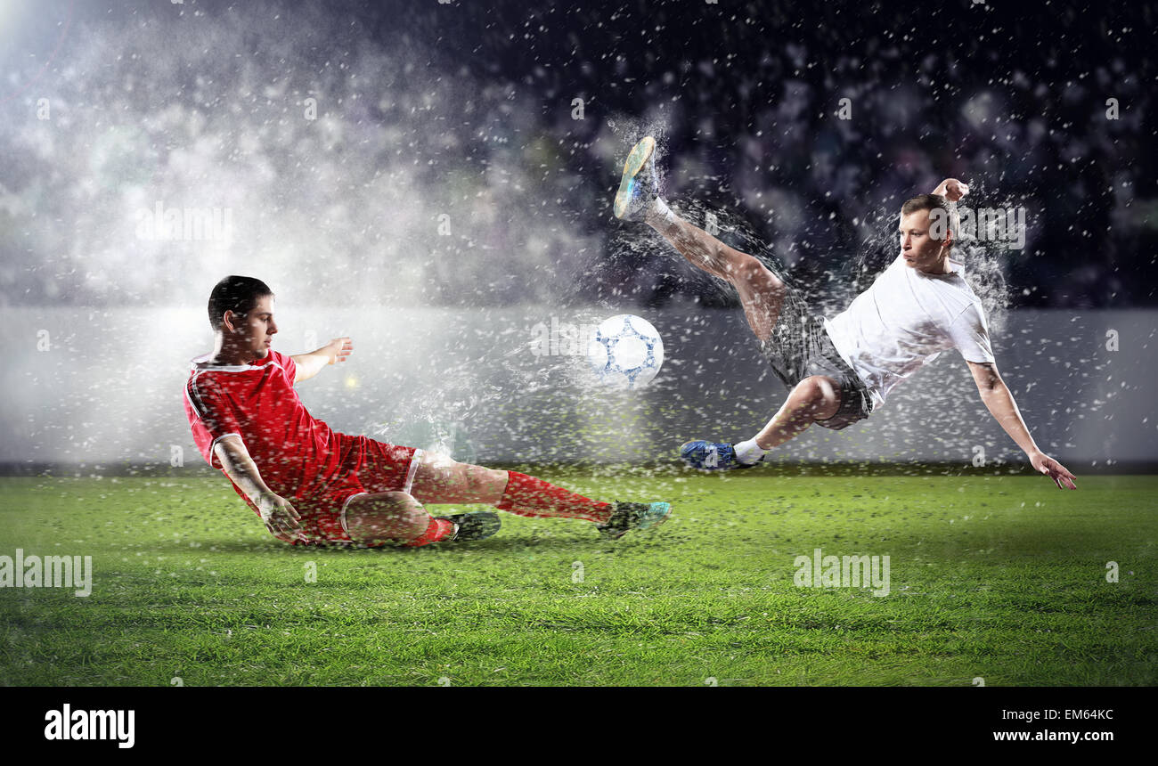 Professional football player strike ball hi-res stock photography and ...