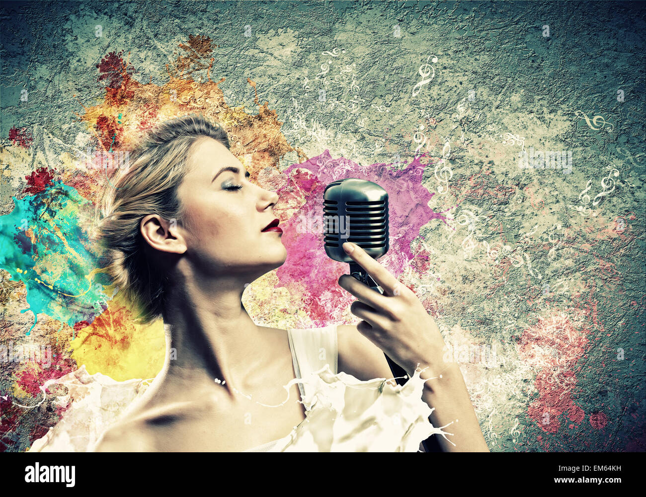 Blonde female singer hi-res stock photography and images - Alamy