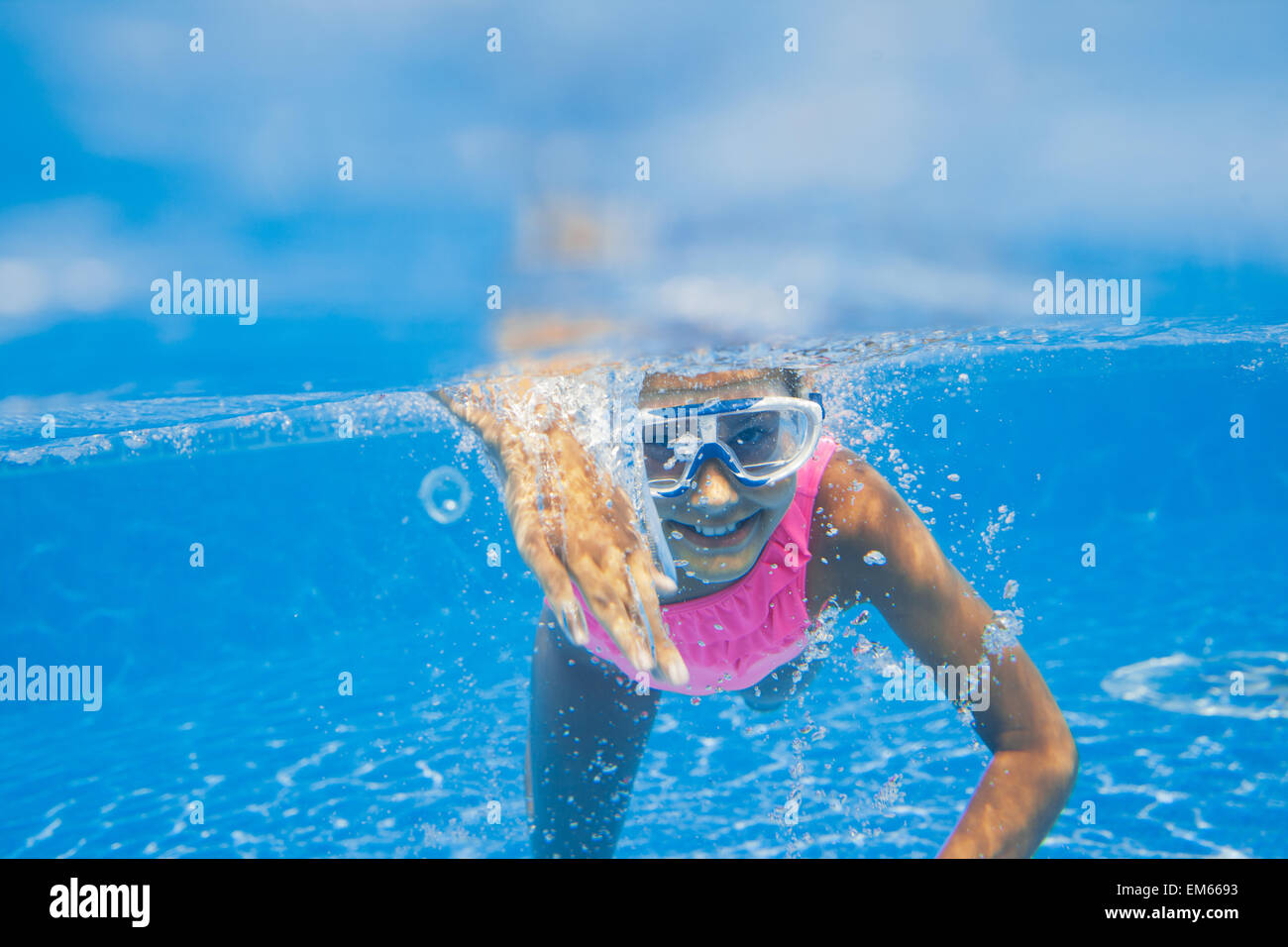Swimmer underwater shadow hi-res stock photography and images - Alamy