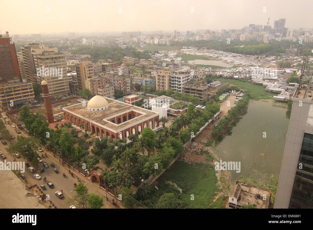 Dhaka, Bangladesh. 7th Apr, 2015. The Gausul Azam Jame Masjid mosque ...