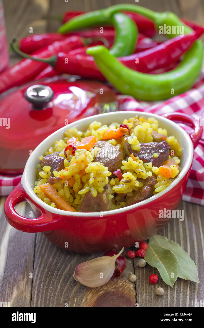 Bulgur cooking pot hi-res stock photography and images - Alamy