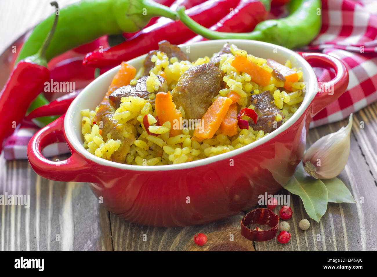 Bulgur cooking pot hi-res stock photography and images - Alamy