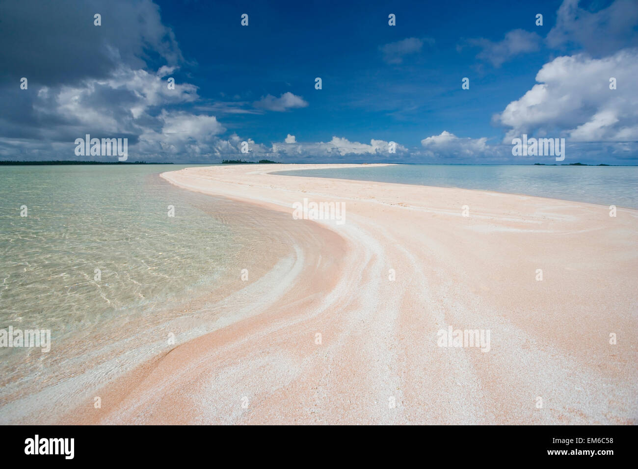 French Polynesia, Tahiti, Rangiroa, Pink Sands Beach Stock Photo - Alamy