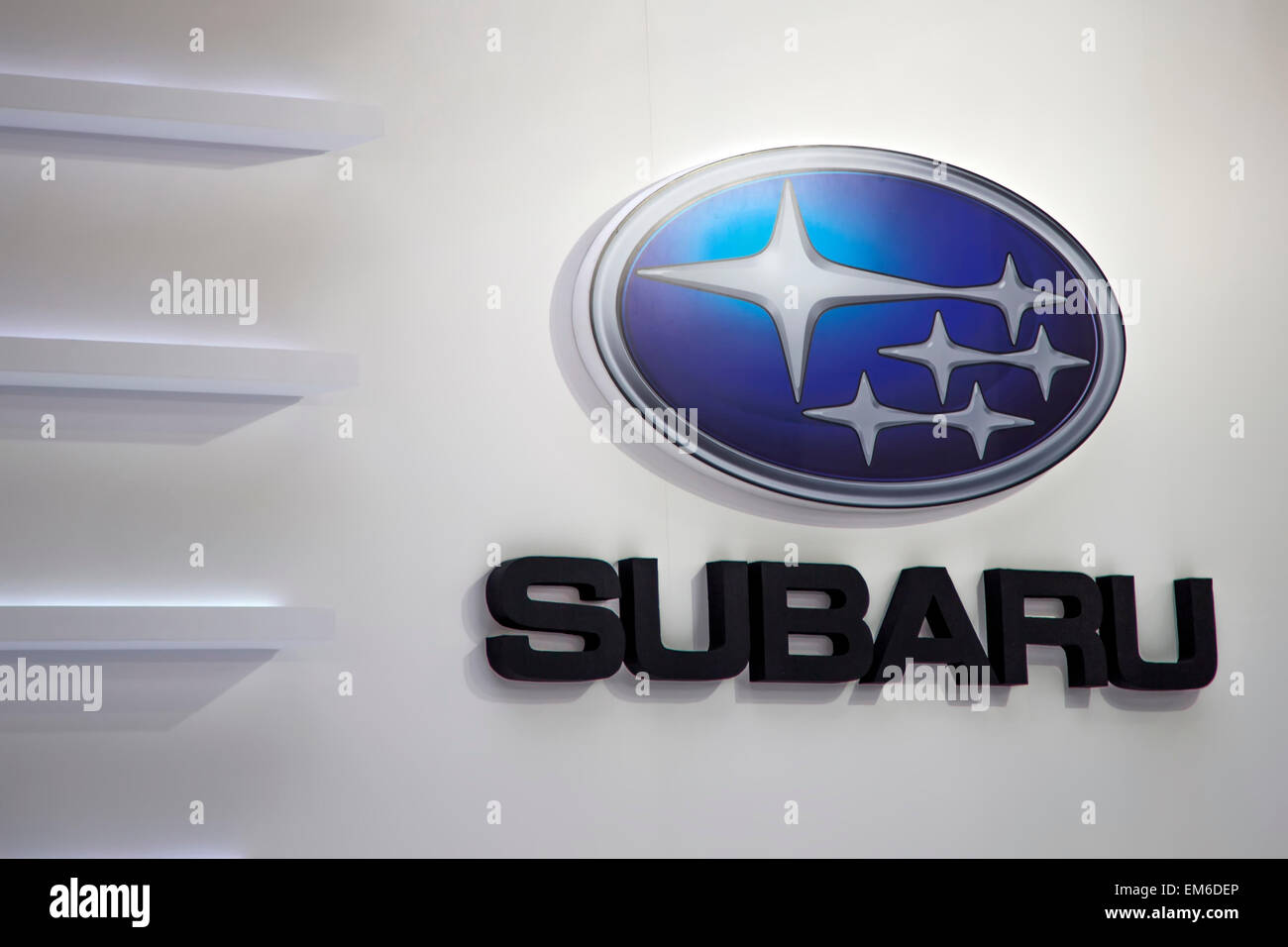 Subaru emblem hi-res stock photography and images - Alamy