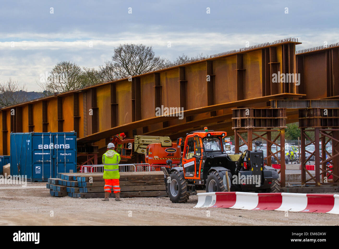 Giant 160 ton spans being assembled for New Junction 34 Heysham to M6 ...