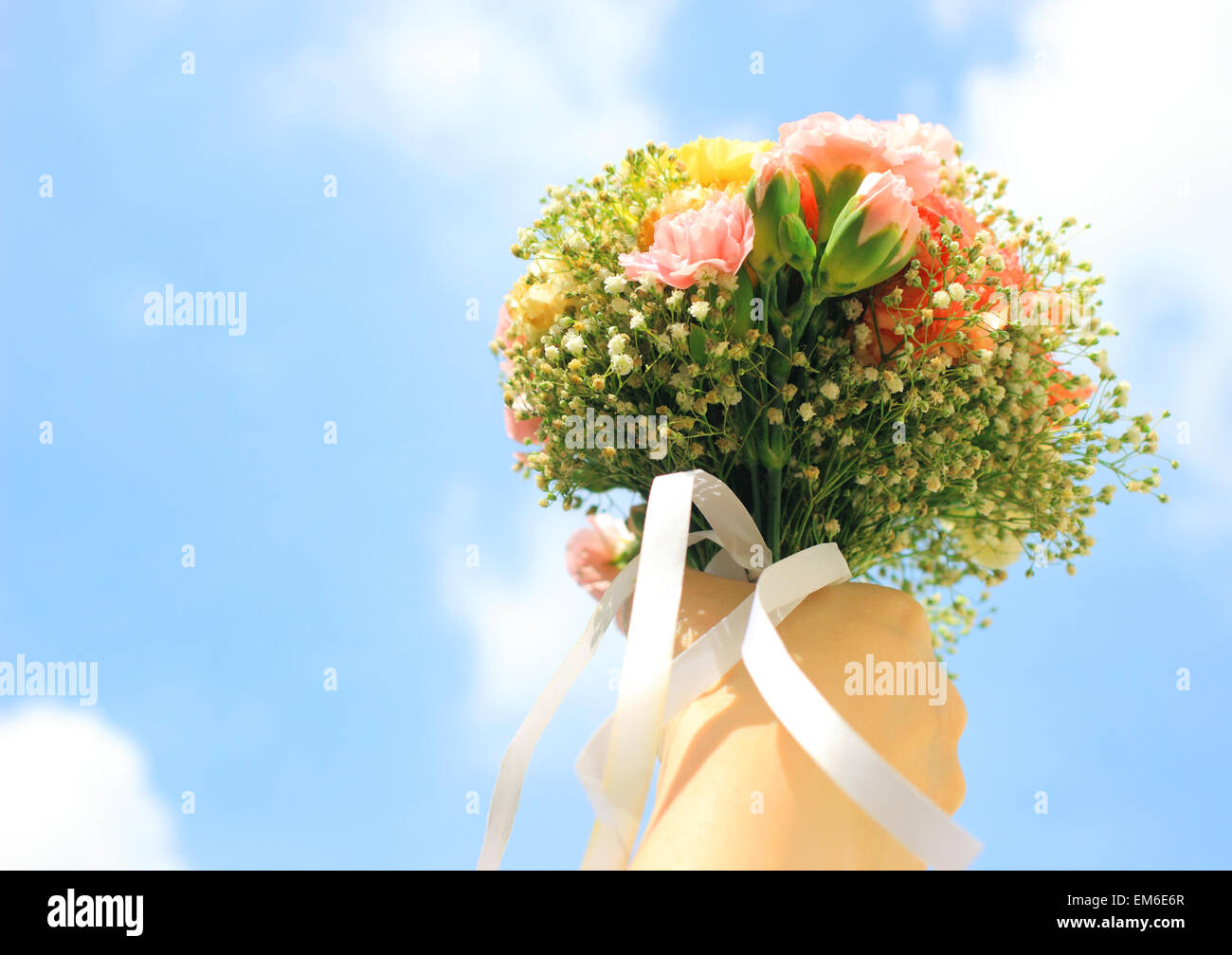 Female hand throwing bouquet hi-res stock photography and images - Alamy