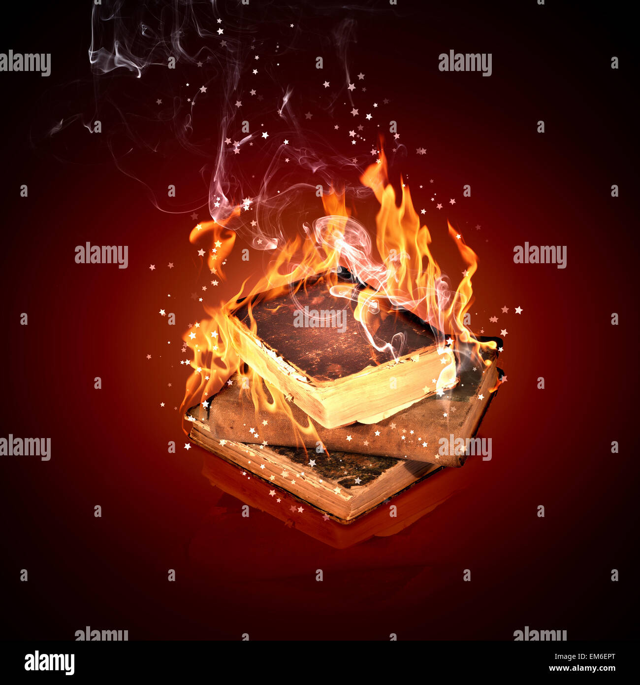 Blank magic book reading light hi-res stock photography and images - Alamy