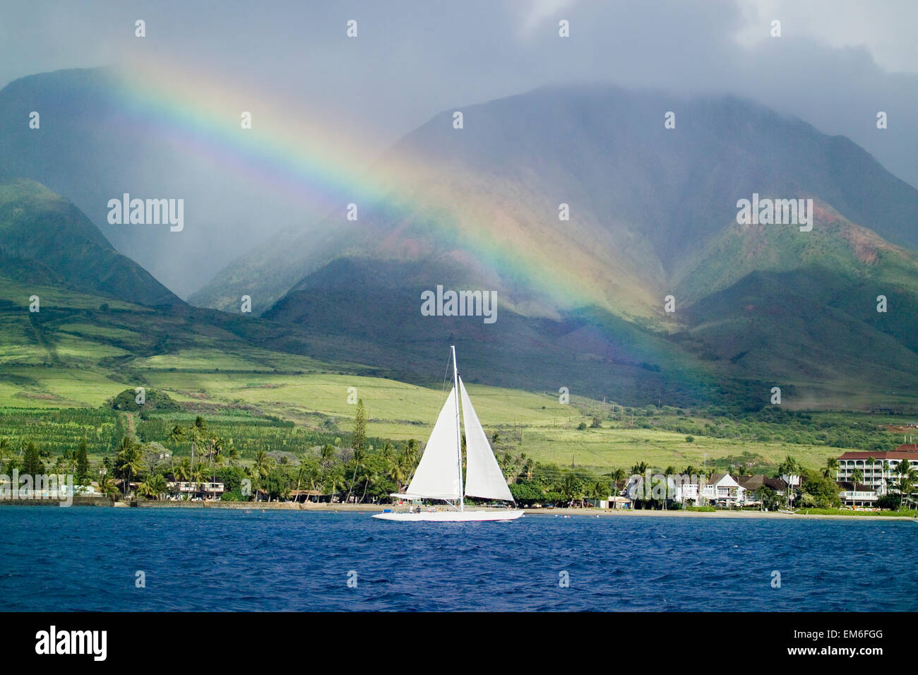 Hawaii, Maui, Lahaina, Rainbow In Front Of West Mauis Mountain Range ...
