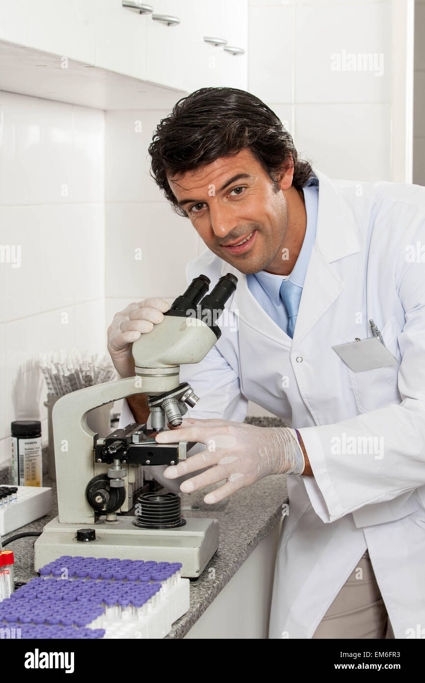 scientist man in the laboratory Stock Photo - Alamy