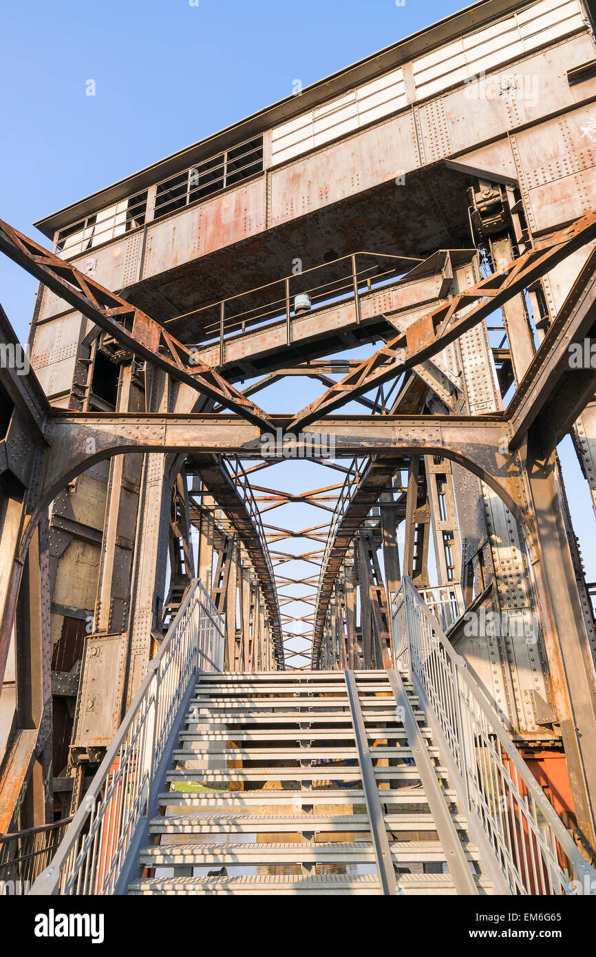 Hub bridge hi-res stock photography and images - Alamy