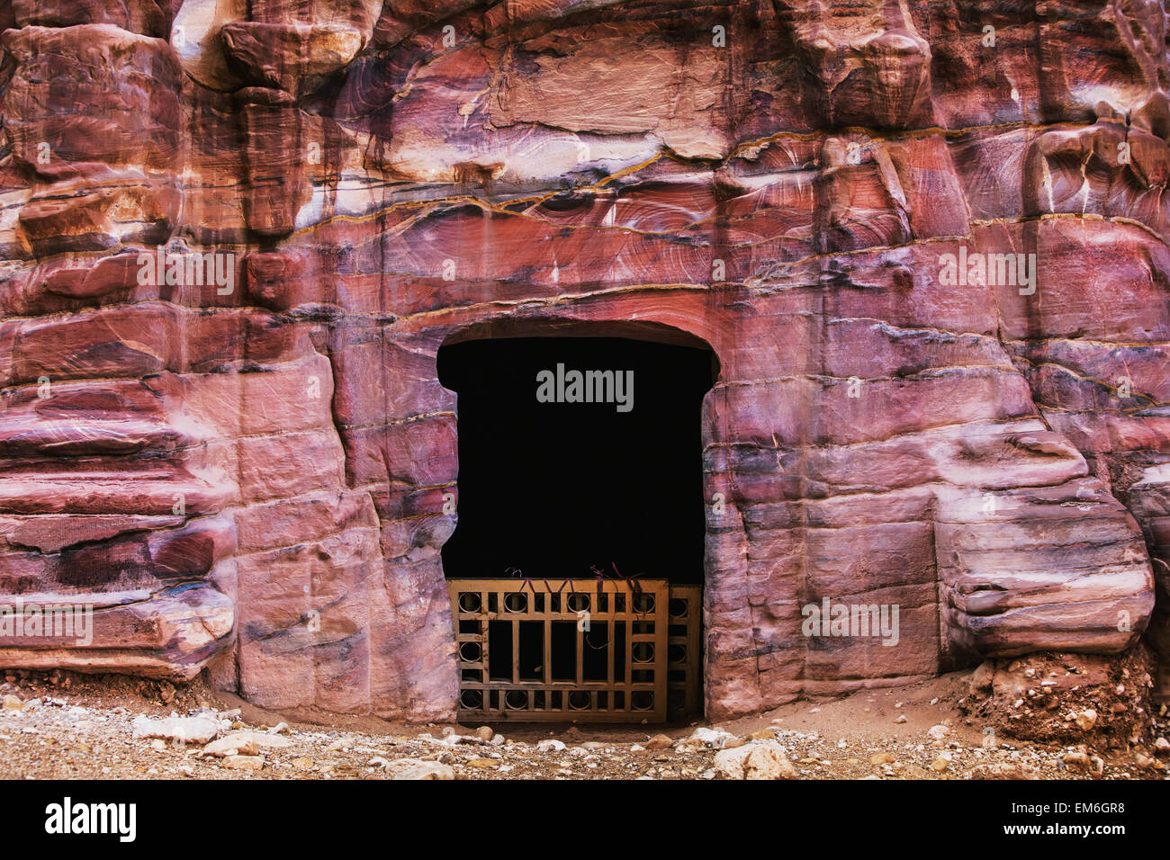 Jordan, Entrance to rock building; Petra Stock Photo - Alamy