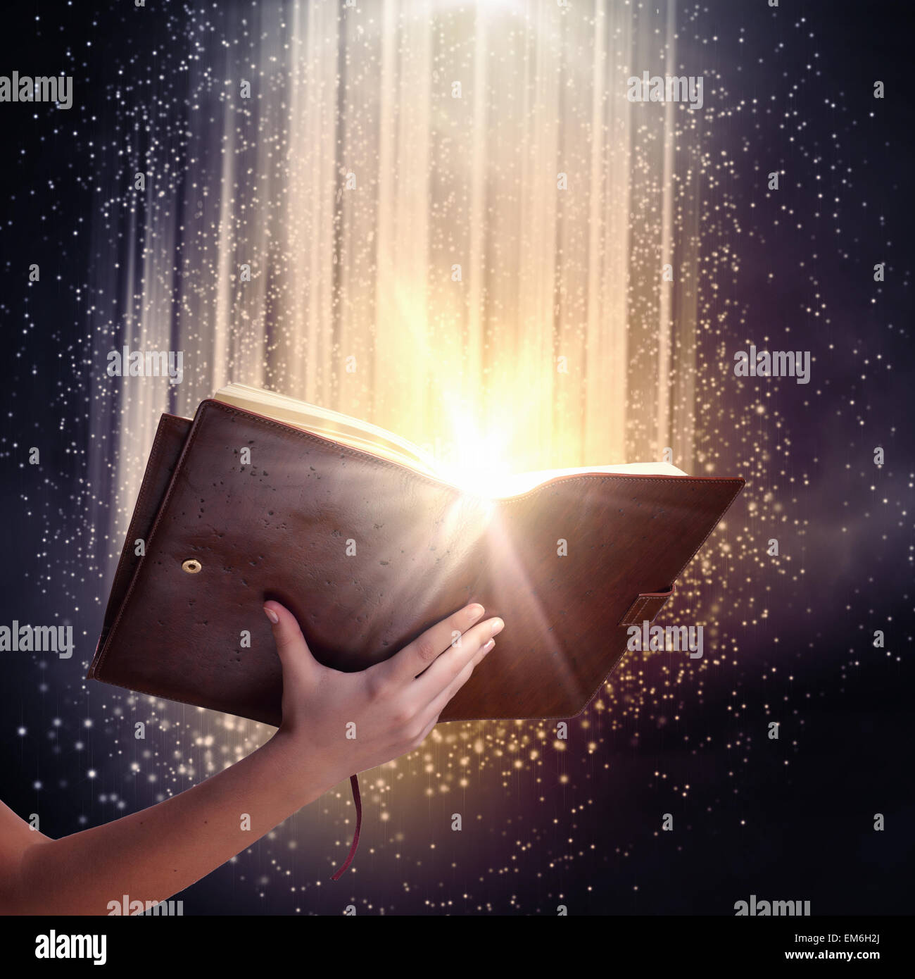 Book of magic hi-res stock photography and images - Alamy