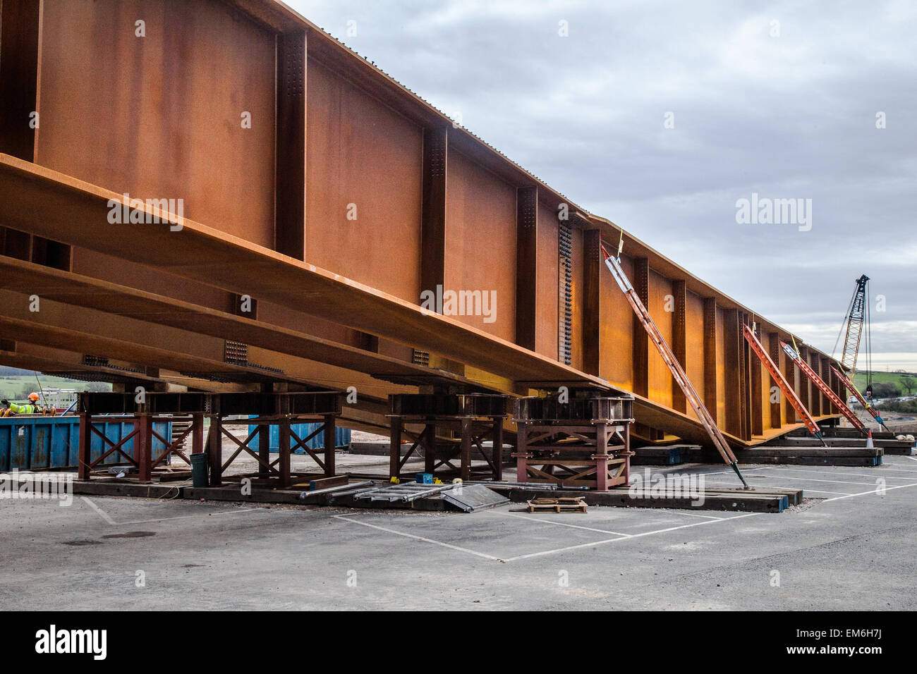 Giant 160 ton spans being assembled for New Junction 34 Heysham to M6 ...