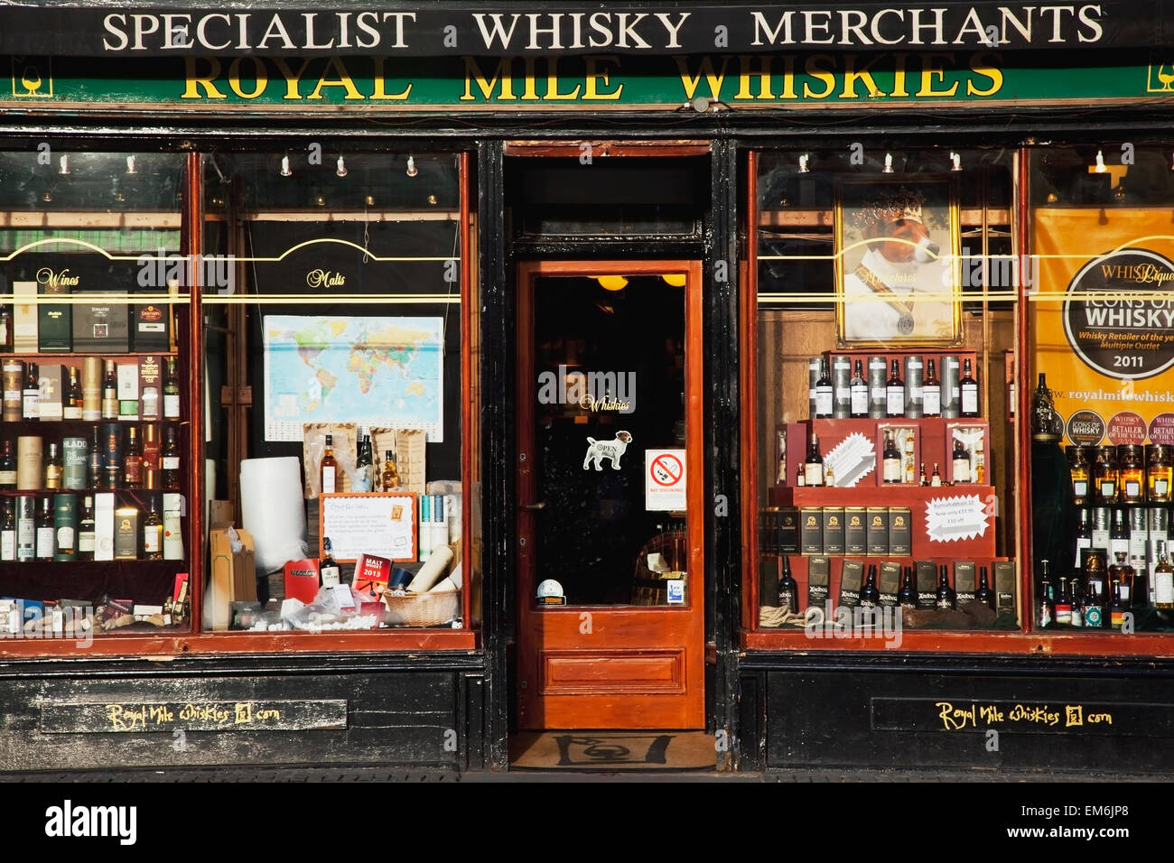 United Kingdom, Scotland, Window display of Whisky shop on Royal Mile ...