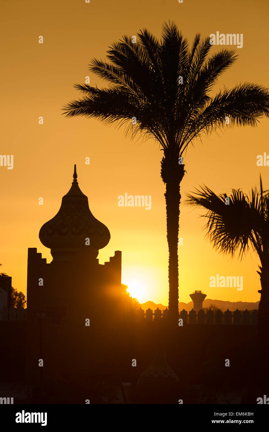 Arabian sunset hi-res stock photography and images - Alamy