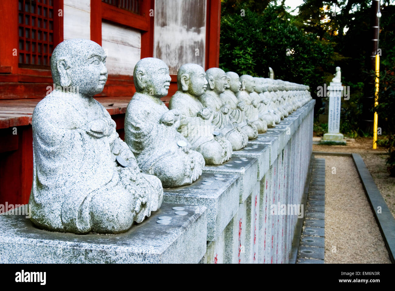 Japan, Rows Of Small Buddha Statues; Tokyo, Yakuoin Temple, Takao ...
