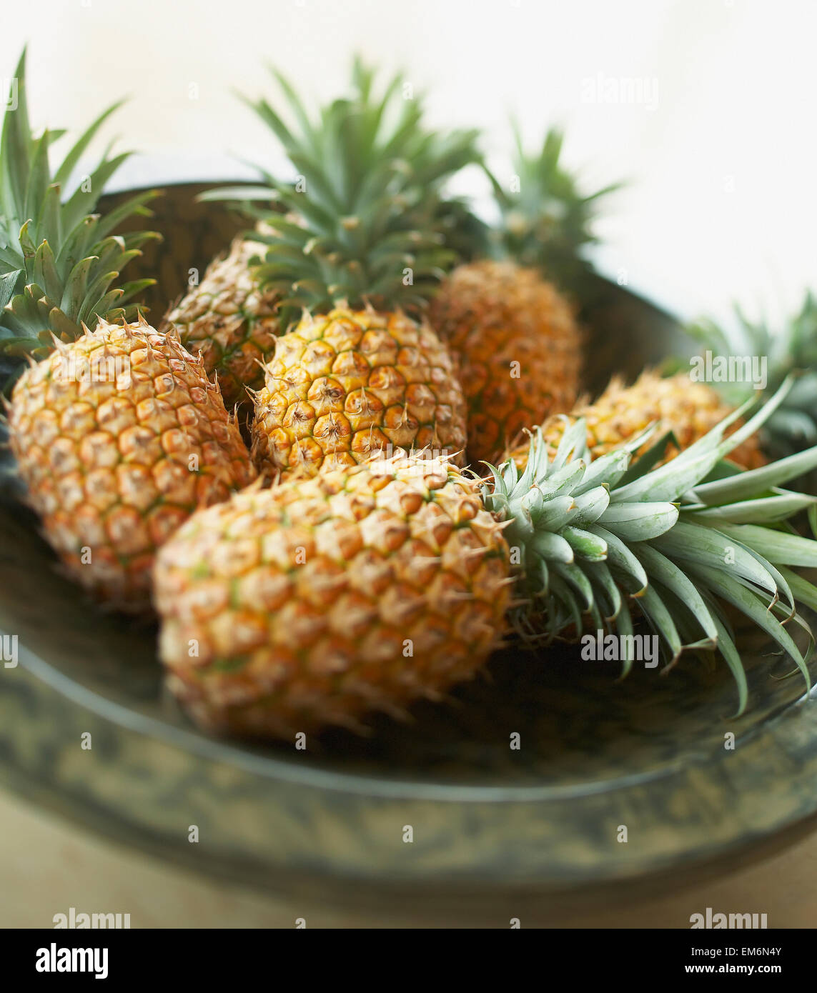USA, Platter Of Large Ripe Pineapples; Hawaii Stock Photo - Alamy
