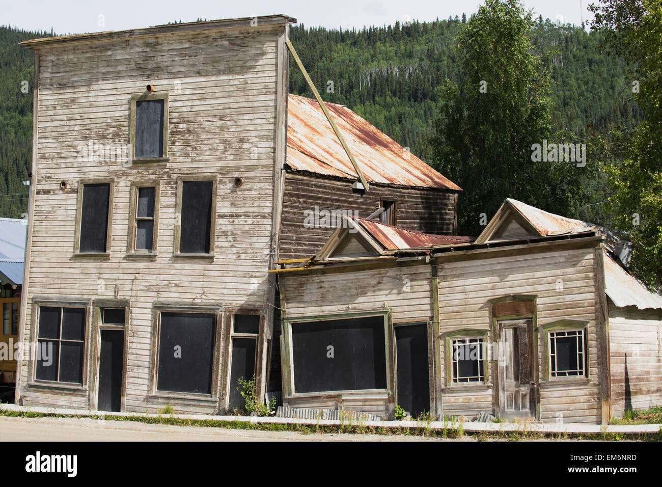 Building falling down hi-res stock photography and images - Alamy