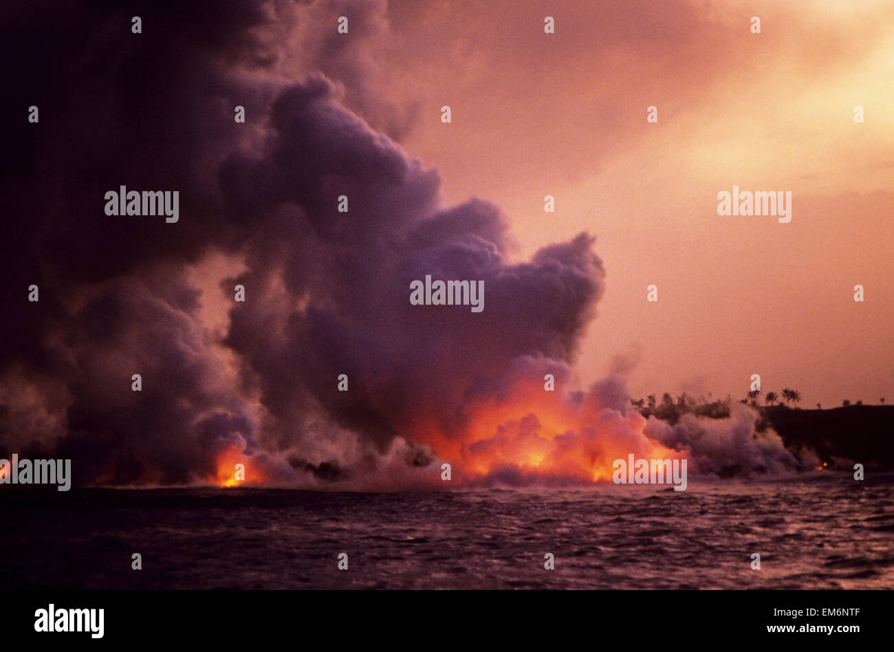 USA, Hawaii, USA Volcanoes National Park; Big Island, Hawaii, Molten ...