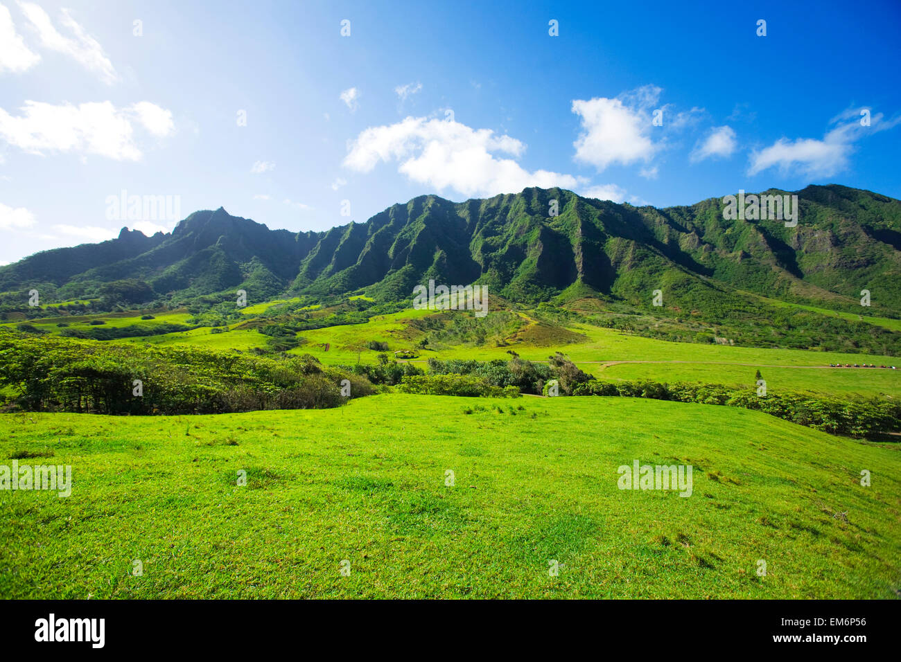 USA, Hawaii, Oahu, Waikiki, View Of Kualoa Ranch With Koolau Mountain ...