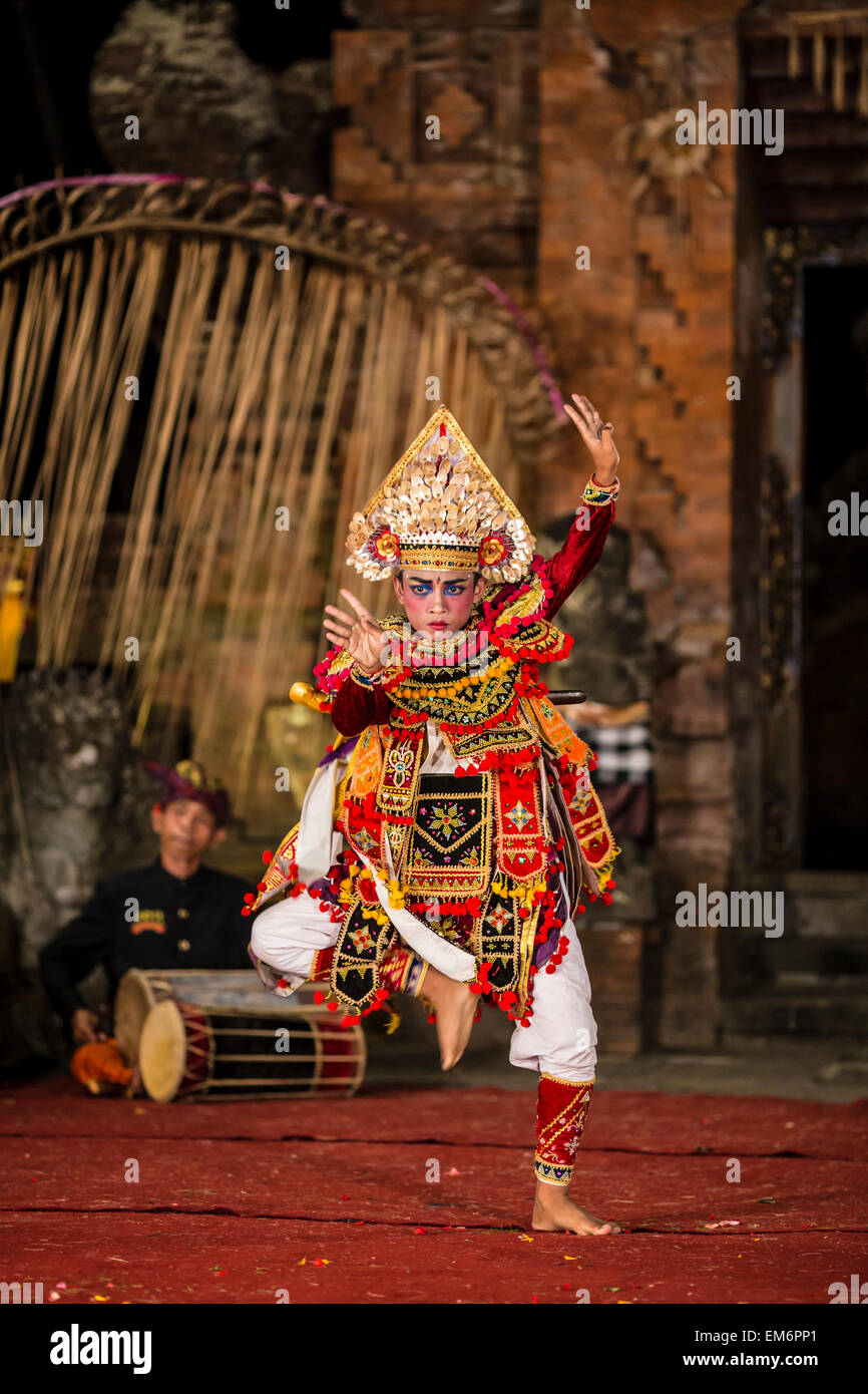 Trance Dancing High Resolution Stock Photography and Images - Alamy