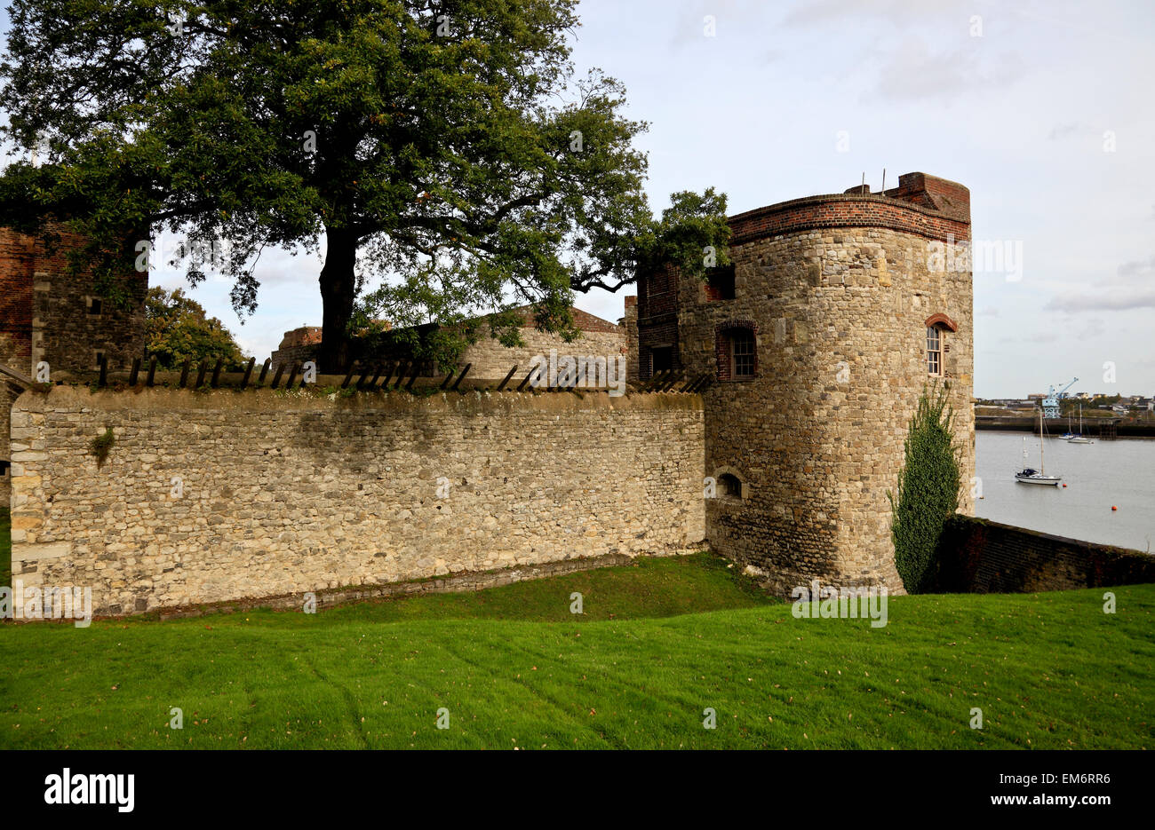 RS 4910. Upnor, Upnor Castle, Medway, Kent, England Stock Photo - Alamy