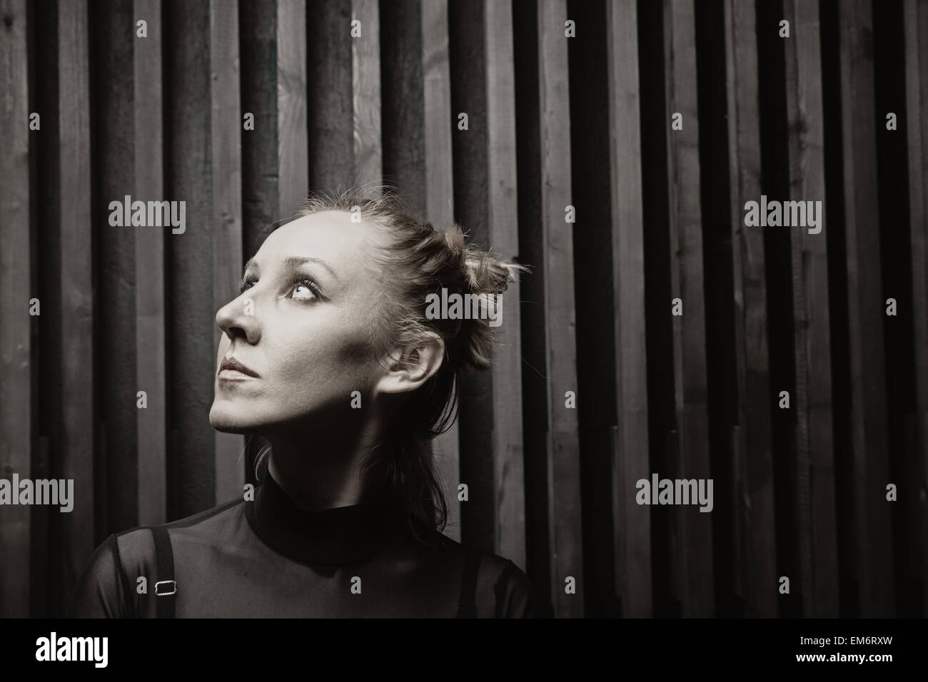 Studio portrait of a young actress with bronze makeup Stock Photo - Alamy