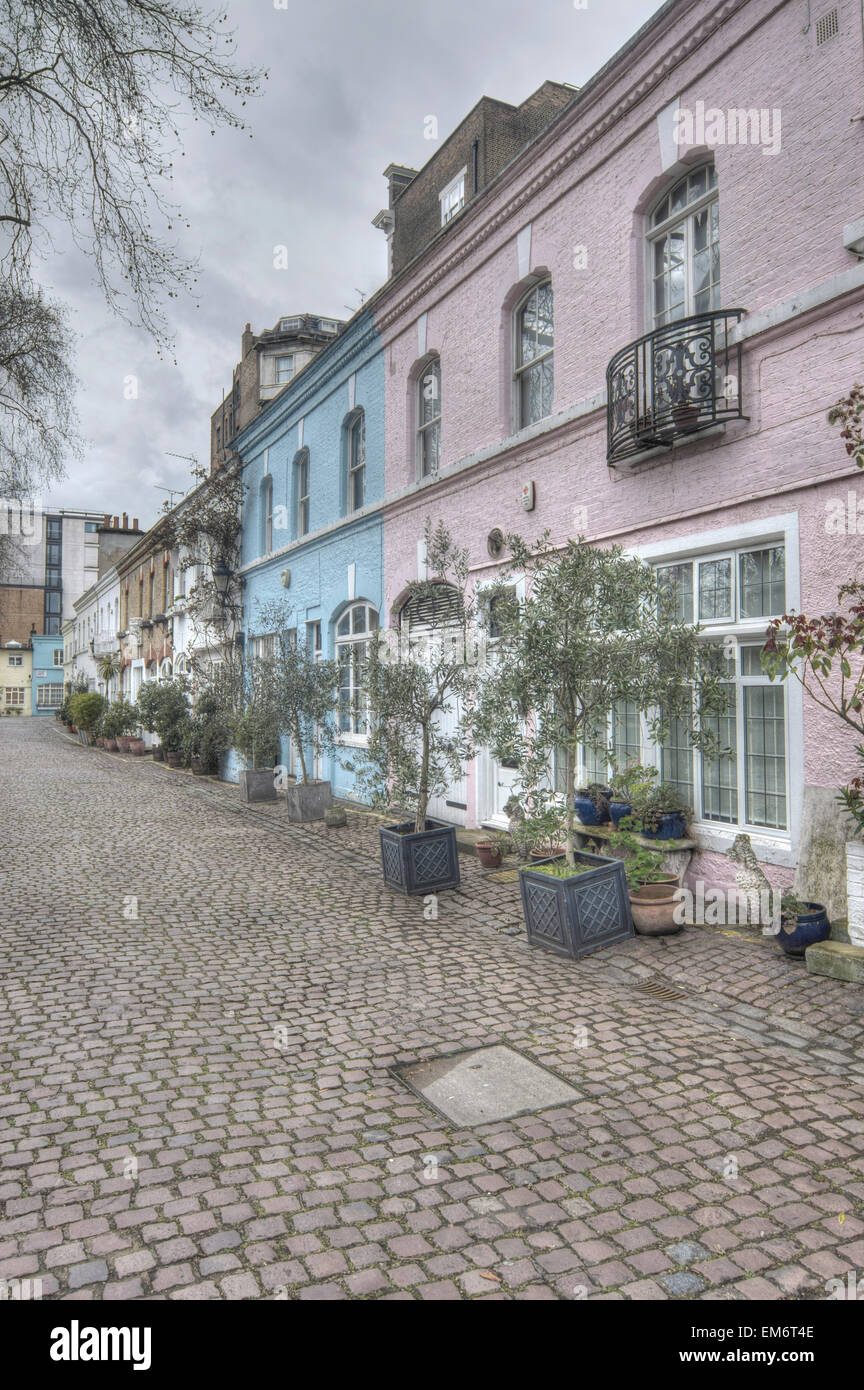 London mews house hi-res stock photography and images - Alamy