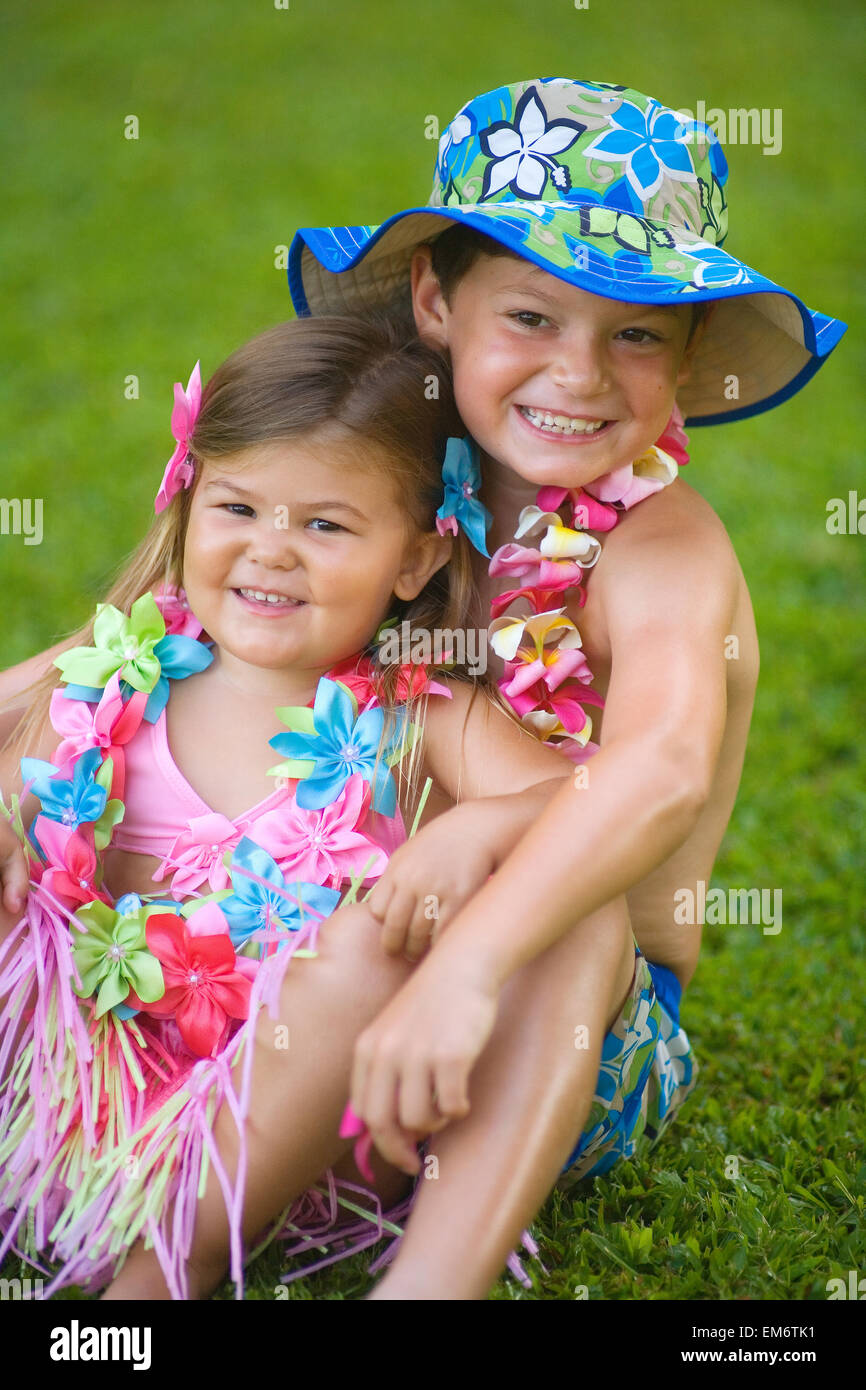 Lei day hawaii children hi-res stock photography and images - Alamy