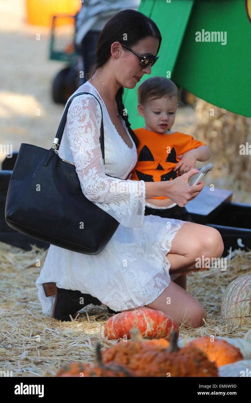 Ian Ziering visits Mr. Bones Pumpkin Patch with his family Featuring ...