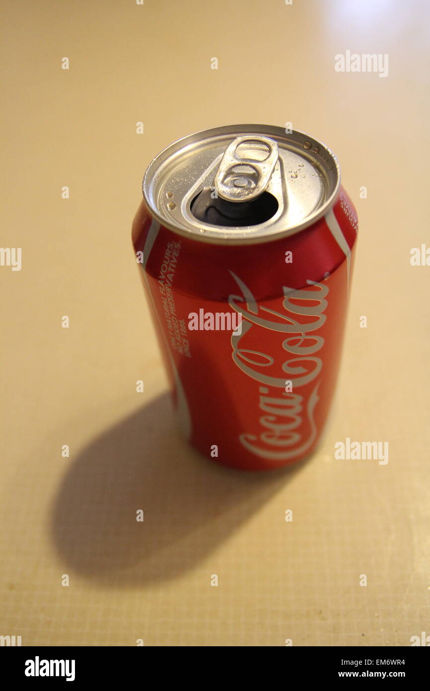 Fizzy drink can open hi-res stock photography and images - Alamy