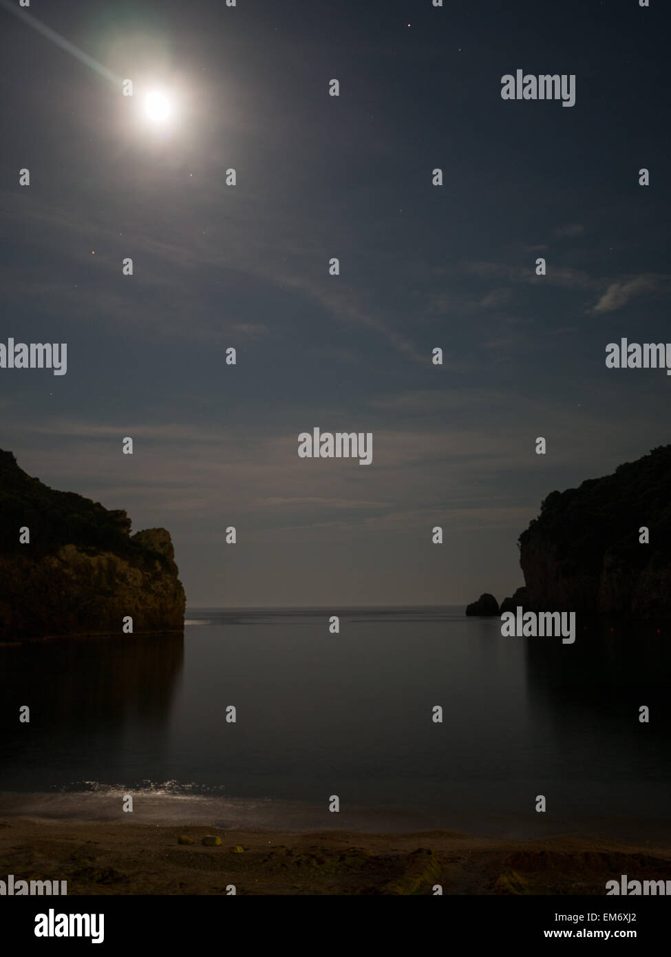 Moonlight beach hi-res stock photography and images - Alamy