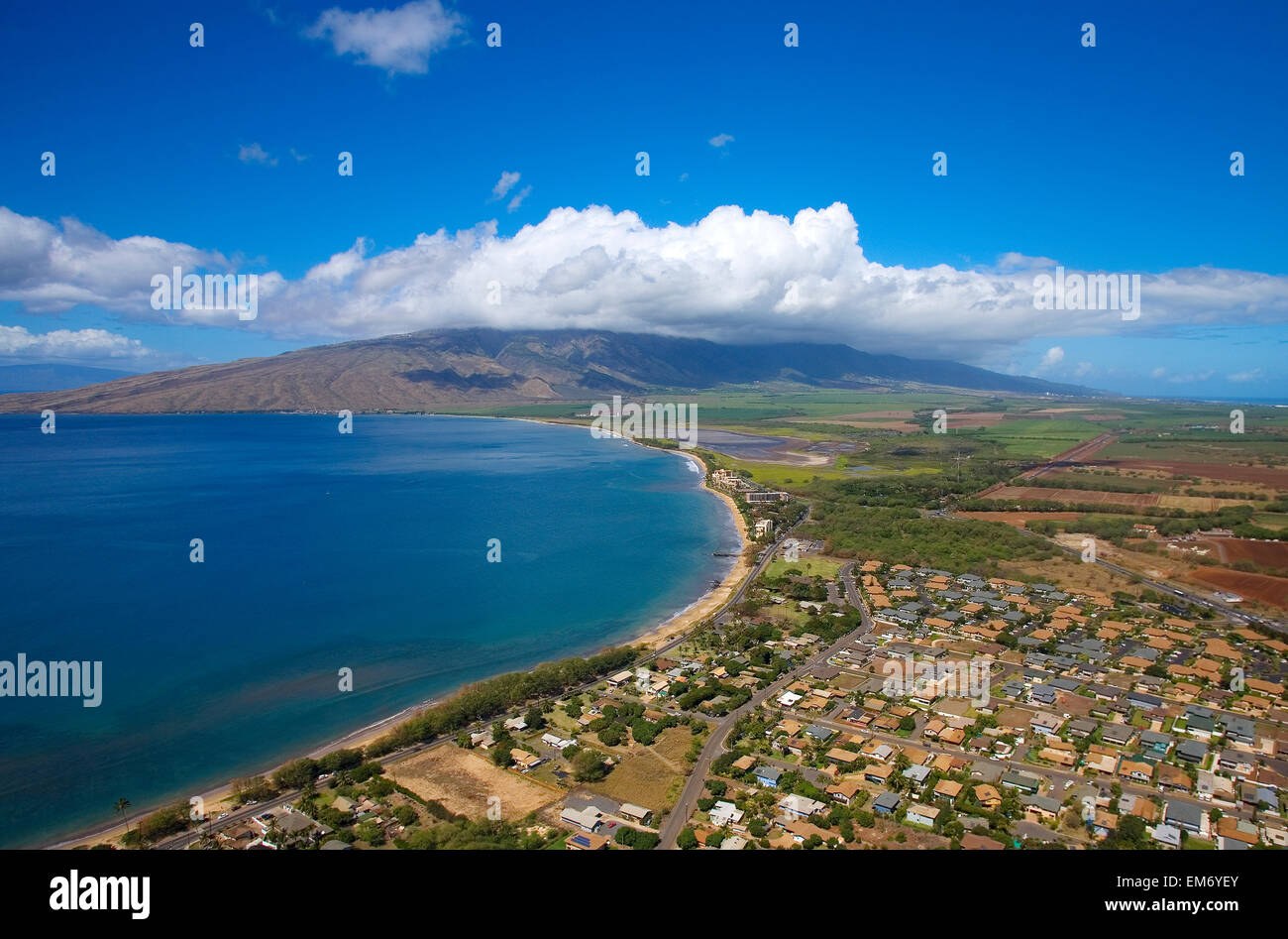 Aerial view of west maui mountains hi-res stock photography and images ...