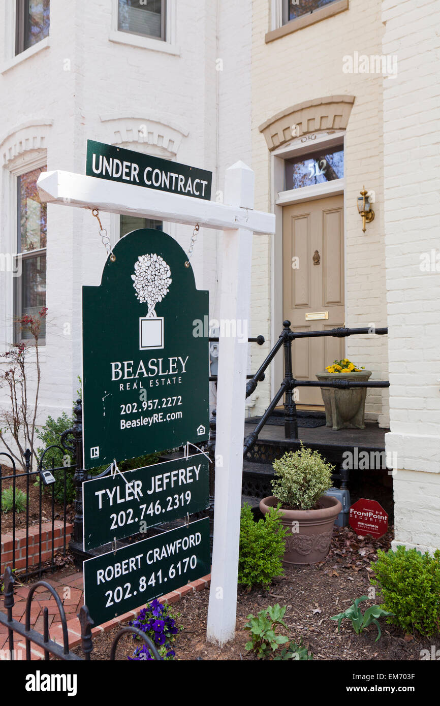 Contract housing hi-res stock photography and images - Alamy