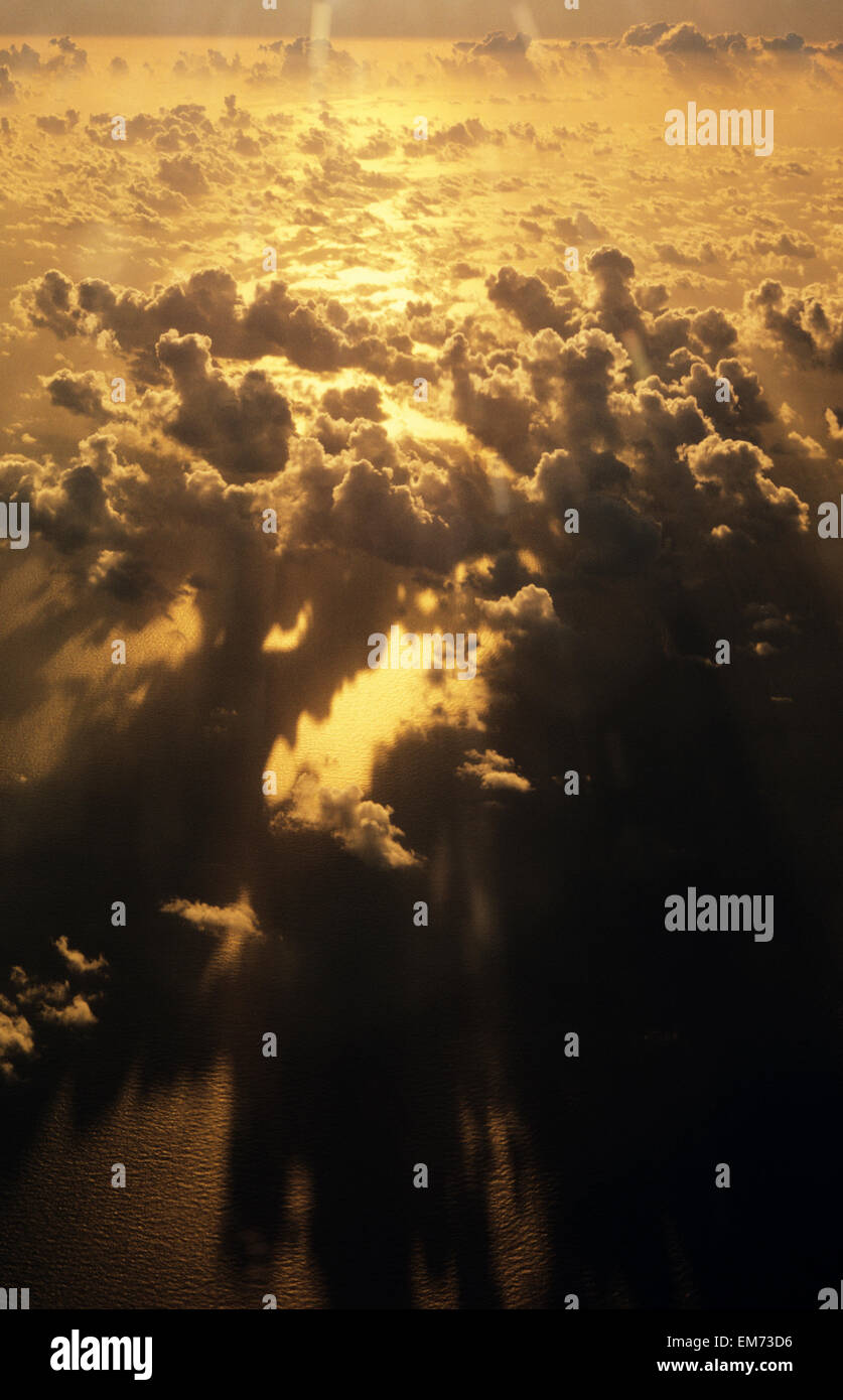 Sun reflecting on ocean aerial hi-res stock photography and images - Alamy