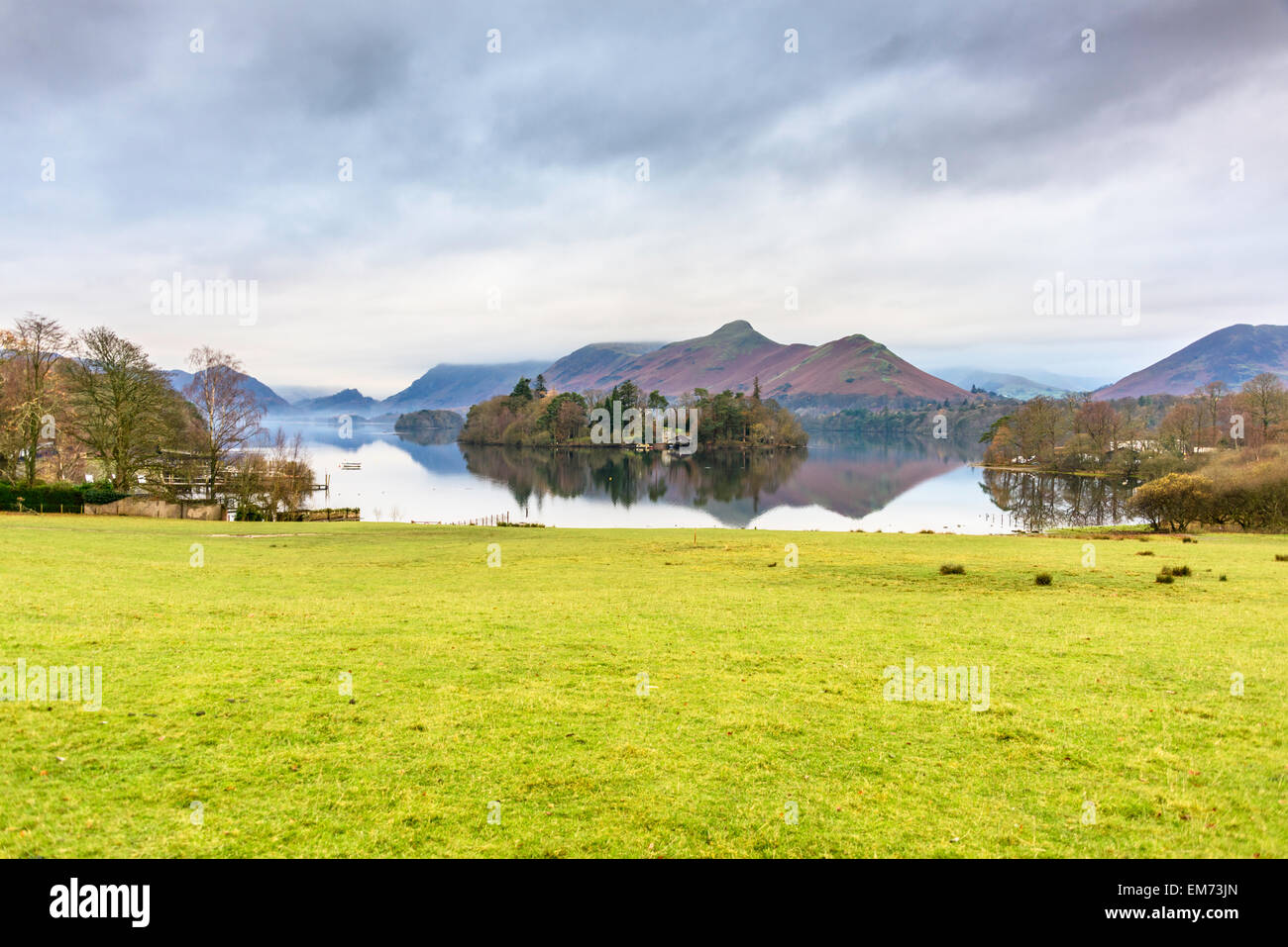 Views from the path at lakeside, northern end of Derwent Water looking ...
