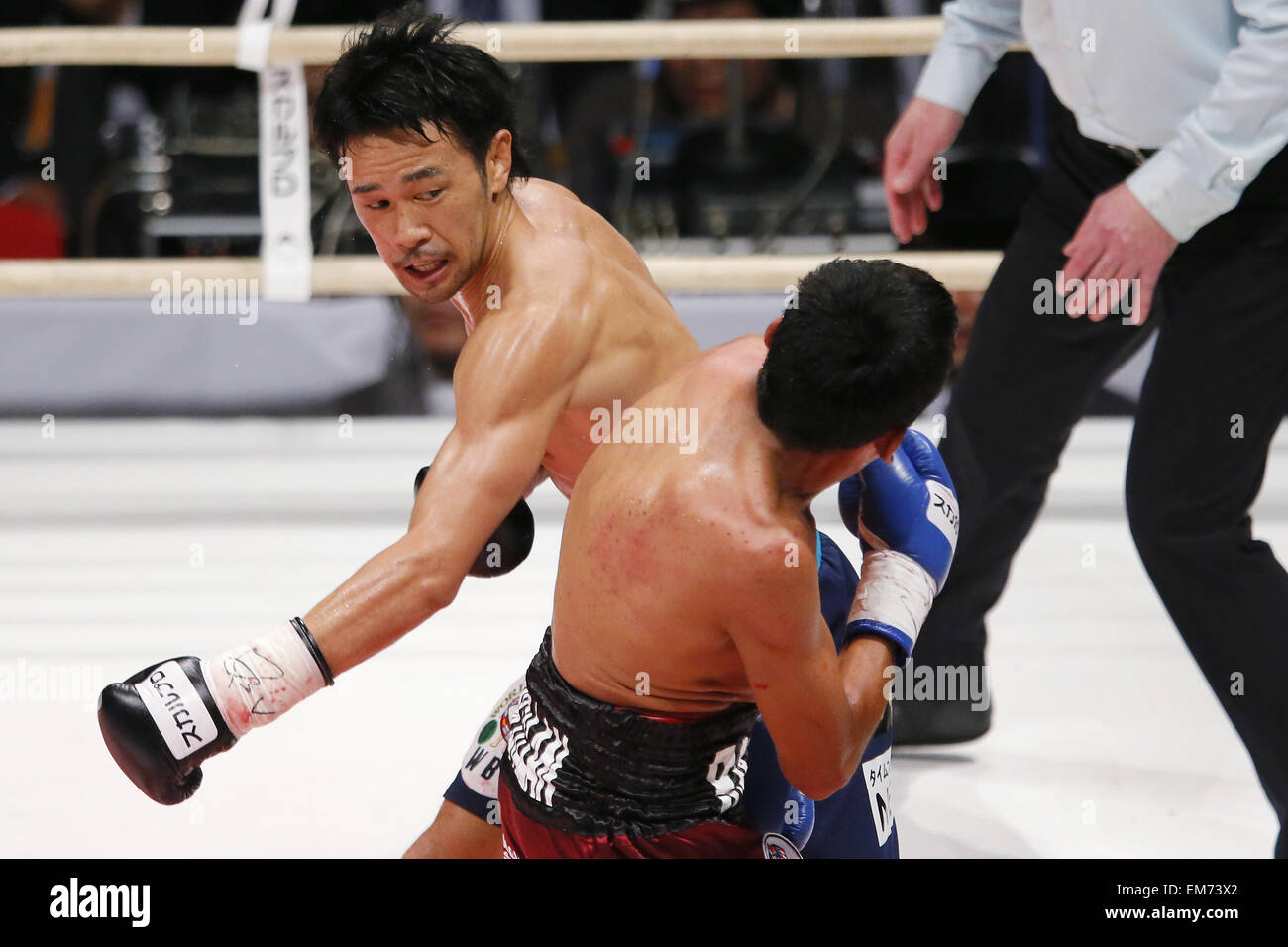 Osaka, Japan. 16th April, 2015. . Shinsuke Yamanaka won by KO after 7 ...