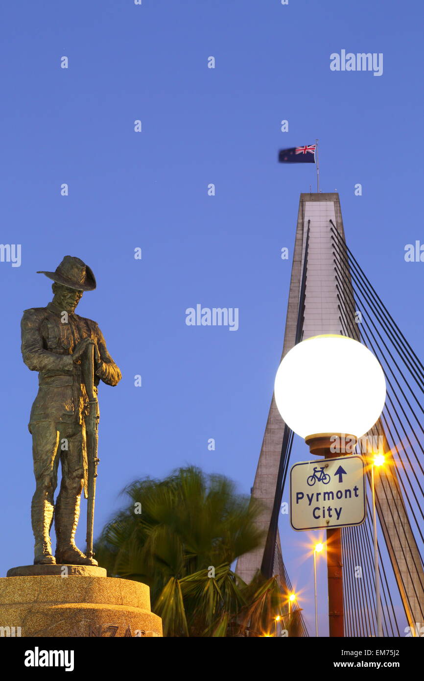 Anzac soldier hi-res stock photography and images - Alamy