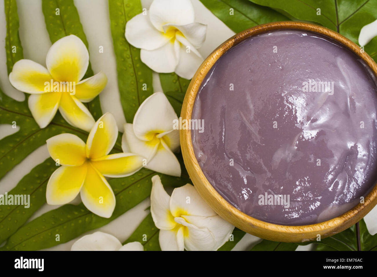 Poi bowl hi-res stock photography and images - Alamy