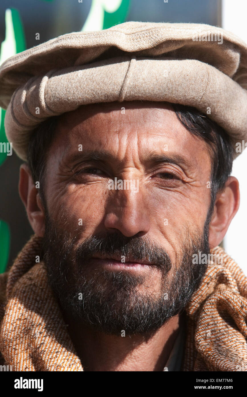 Afghanistan bamiyan province bamiyan man hi-res stock photography and ...