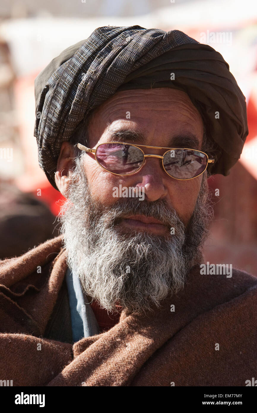 Afghanistan bamiyan province bamiyan man hi-res stock photography and ...