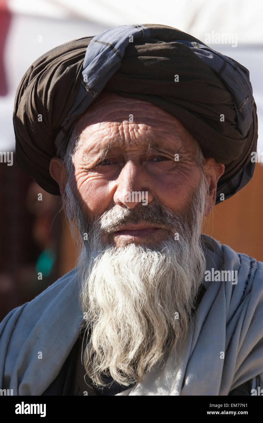 Afghanistan bamiyan province bamiyan man hi-res stock photography and ...