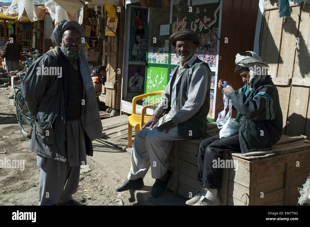 Afghanistan bamiyan province bamiyan man hi-res stock photography and ...