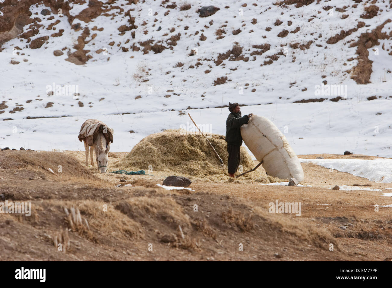 Afghanistan bamiyan province bamiyan man hi-res stock photography and ...