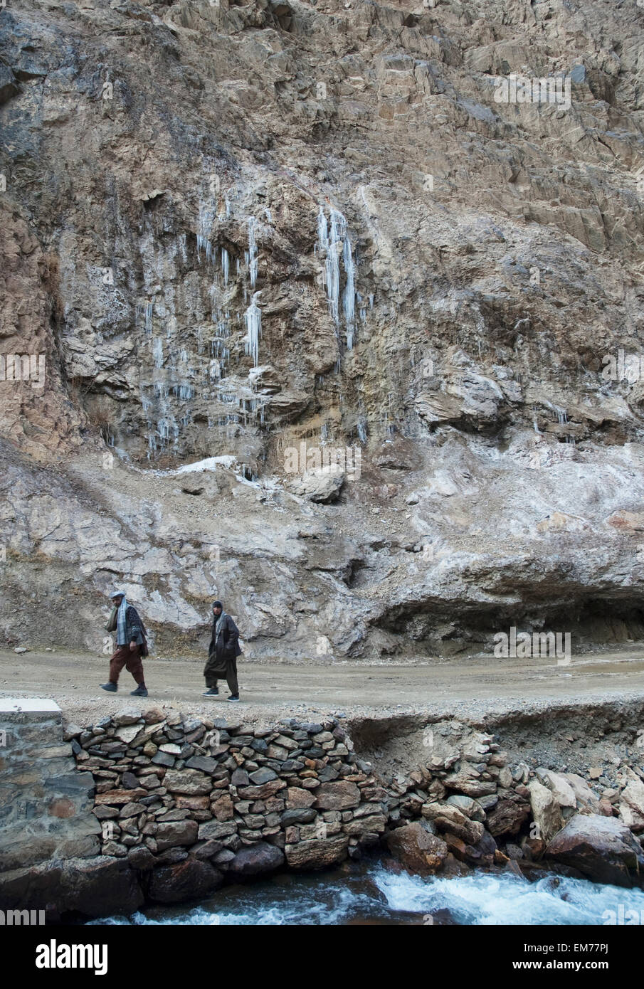 Afghanistan bamiyan province bamiyan man hi-res stock photography and ...
