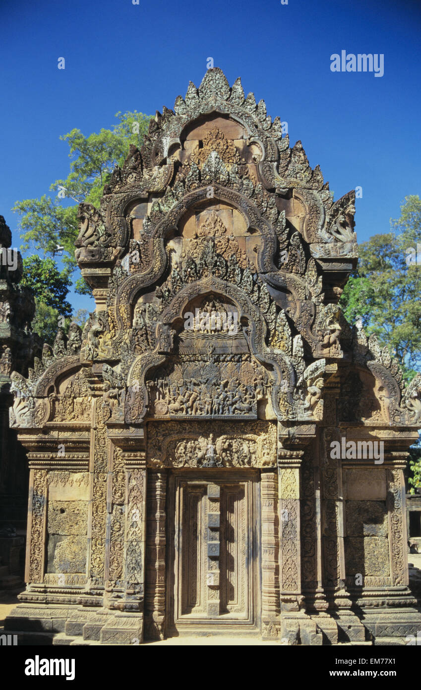 Cambodian temple angkor wat overview hi-res stock photography and ...