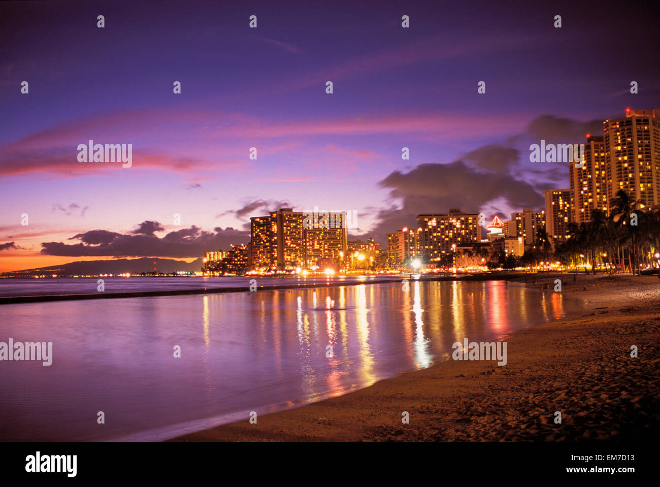 Hawaii, Oahu, Waikiki Beach, Reflection Of City Lights On The Ocean At ...