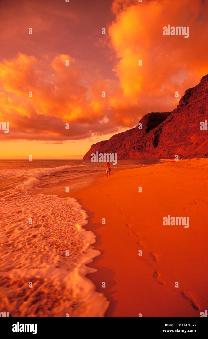 Polihale state park sunset hi-res stock photography and images - Alamy